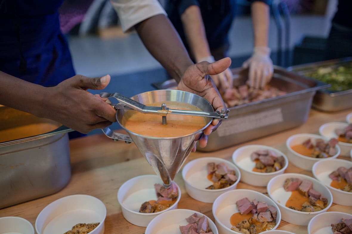 L'aide alimentaire chez Refugee Food
